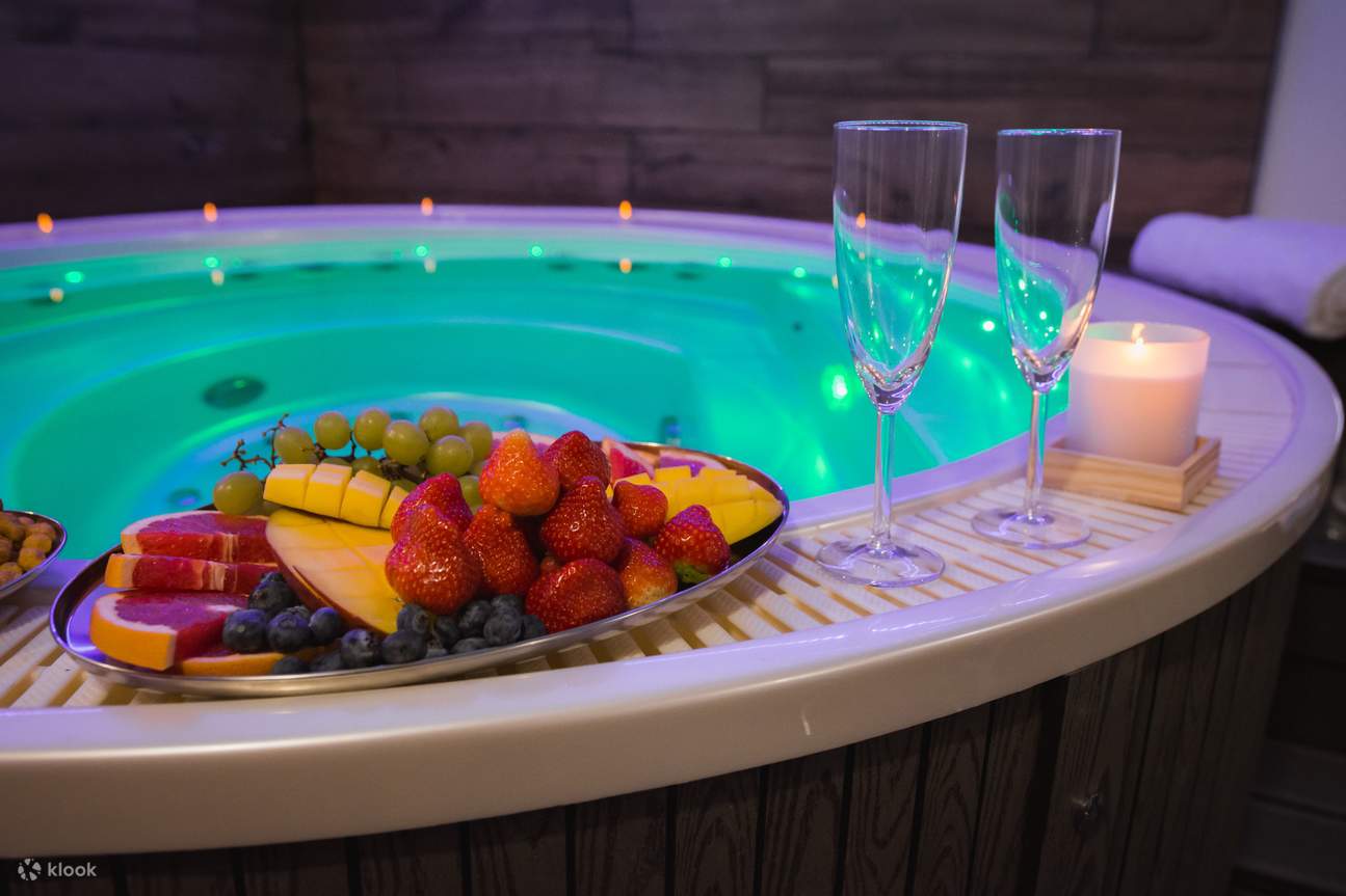 Private Wellness with Jacuzzi, Sauna and Prosecco. - Klook Australia