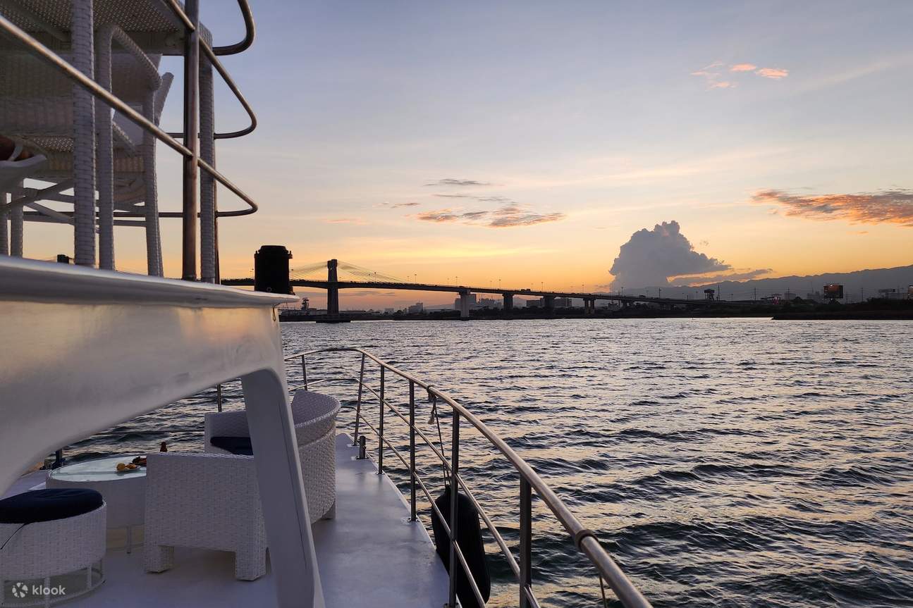 Romantic Sunset Dinner Cruise in Cebu: Explore Coastline & Bridges ...