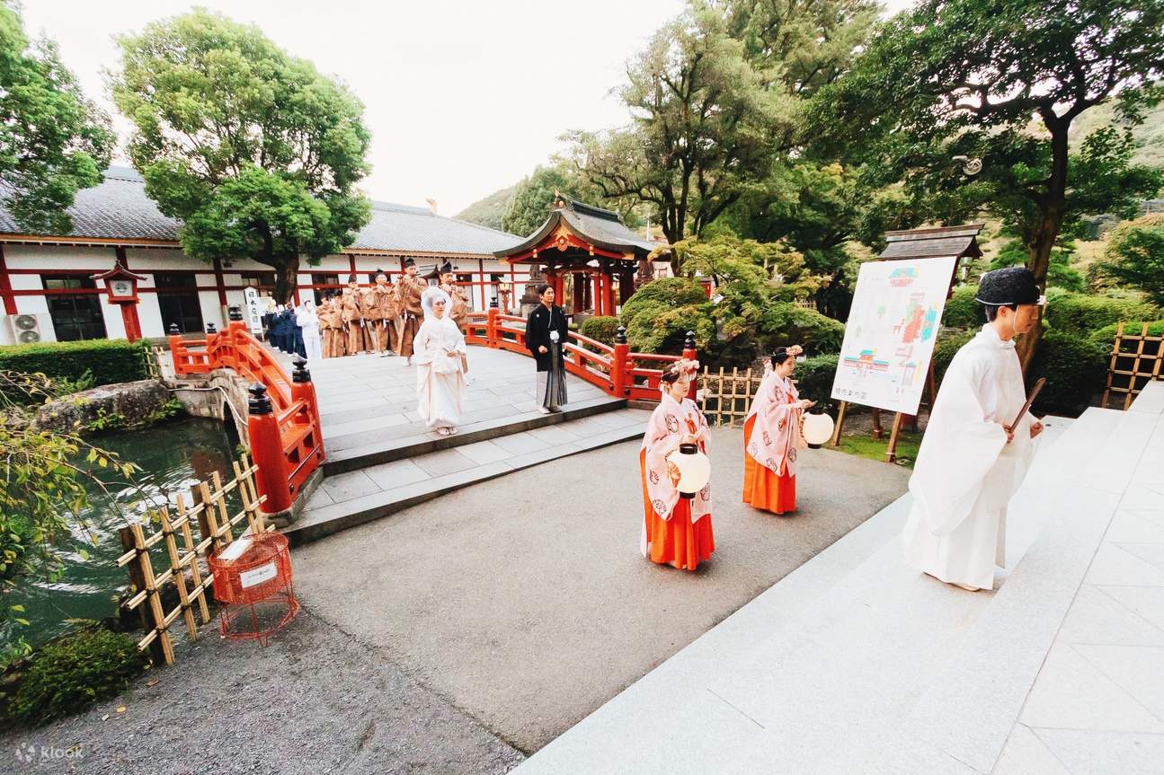 Sake, Shrine & Fox Wedding: Cultural Evening Bus Tour - Klook Philippines