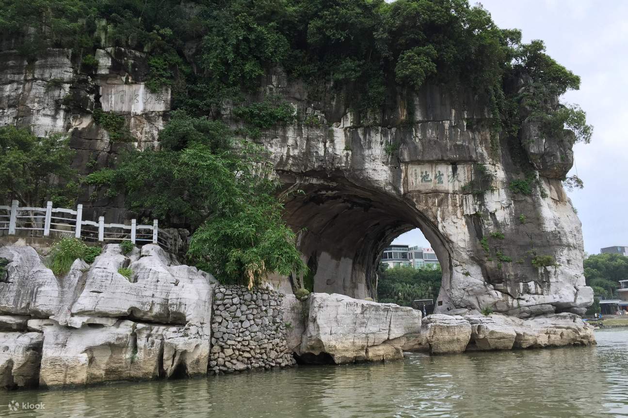 Guilin Private Guided 1 Day Tour Elephant Trunk Hill Reed Flute Cave ...