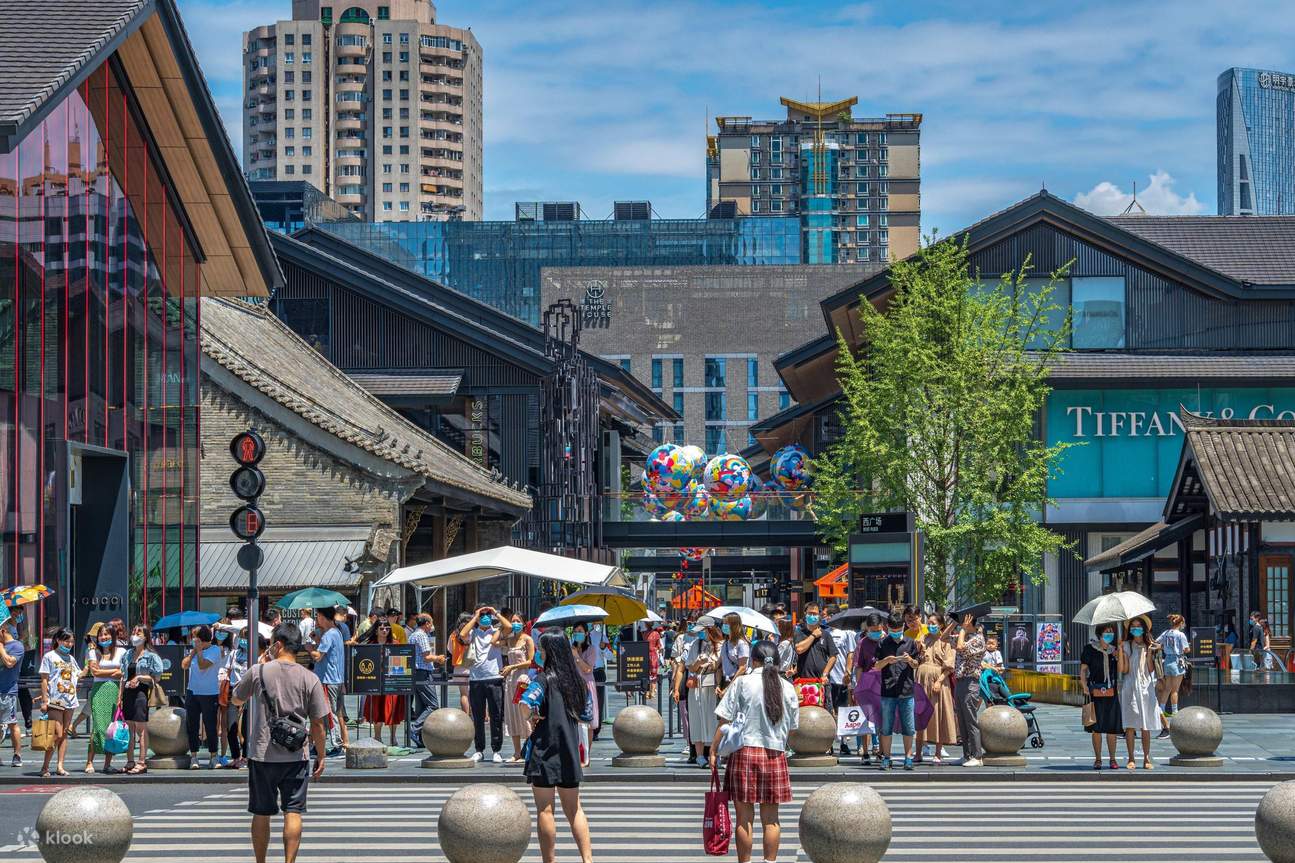 Chengdu City: Daci Temple + Chunxi Road/Taikoo Li Shopping District ...