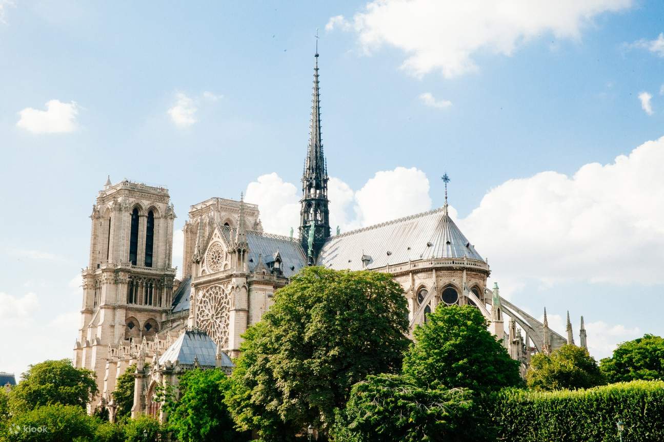 Skip-the-Line Notre-Dame Towers & Sainte-Chapelle Tour | Klook