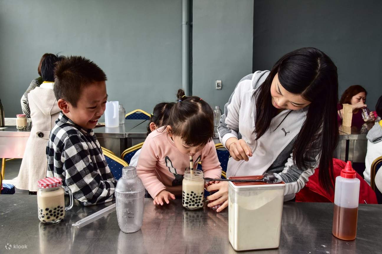 Yilan Qili Bay Bubble Tea Culture Hall DIY Bubble Tea Experience ...
