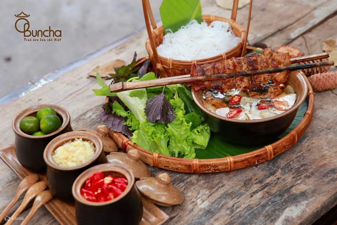 [Route 1] ทัวร์ฮาลองเบย์ โดยเรือสำเภา Bai Tho พร้อมไกด์พูดภาษาญี่ปุ่น ...
