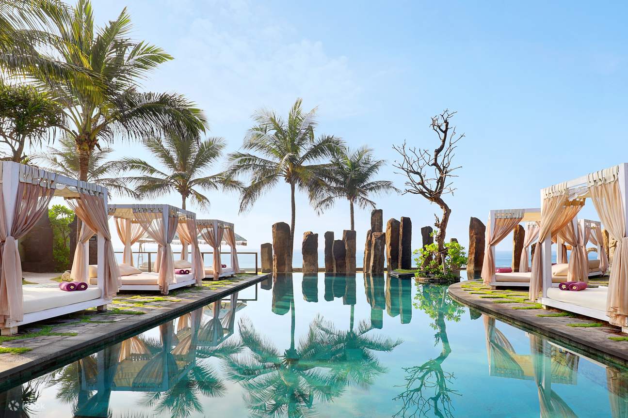 Standing Stones Restaurant & Beach Lounge Dining di Bali - Klook Indonesia