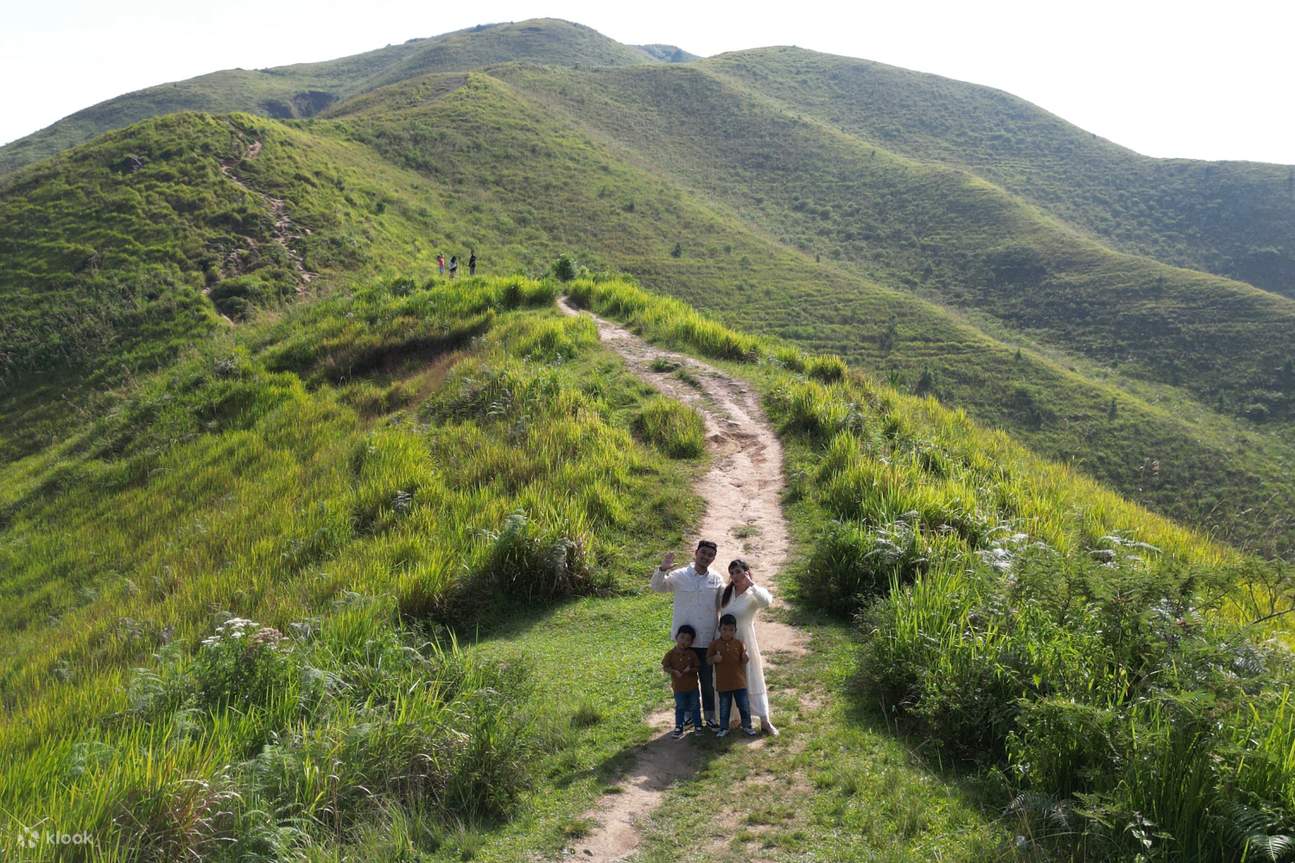 Tur 1 Hari ke Danau Toba, Perbukitan Samosir, dan Air Terjun Efrata ...