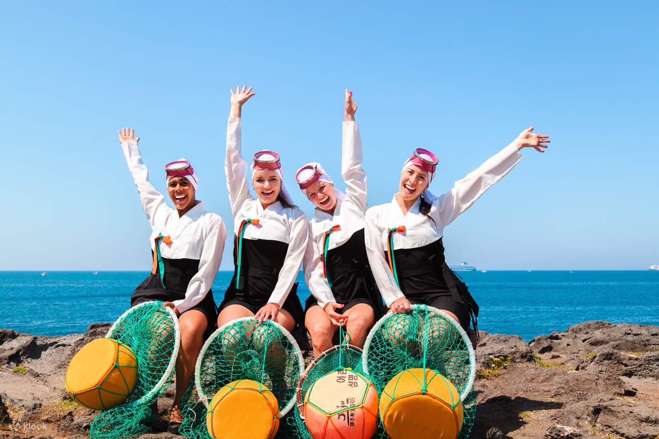 Experiencia de alquiler de ropa tradicional Woman Diver Haenyeo en Jeju ...