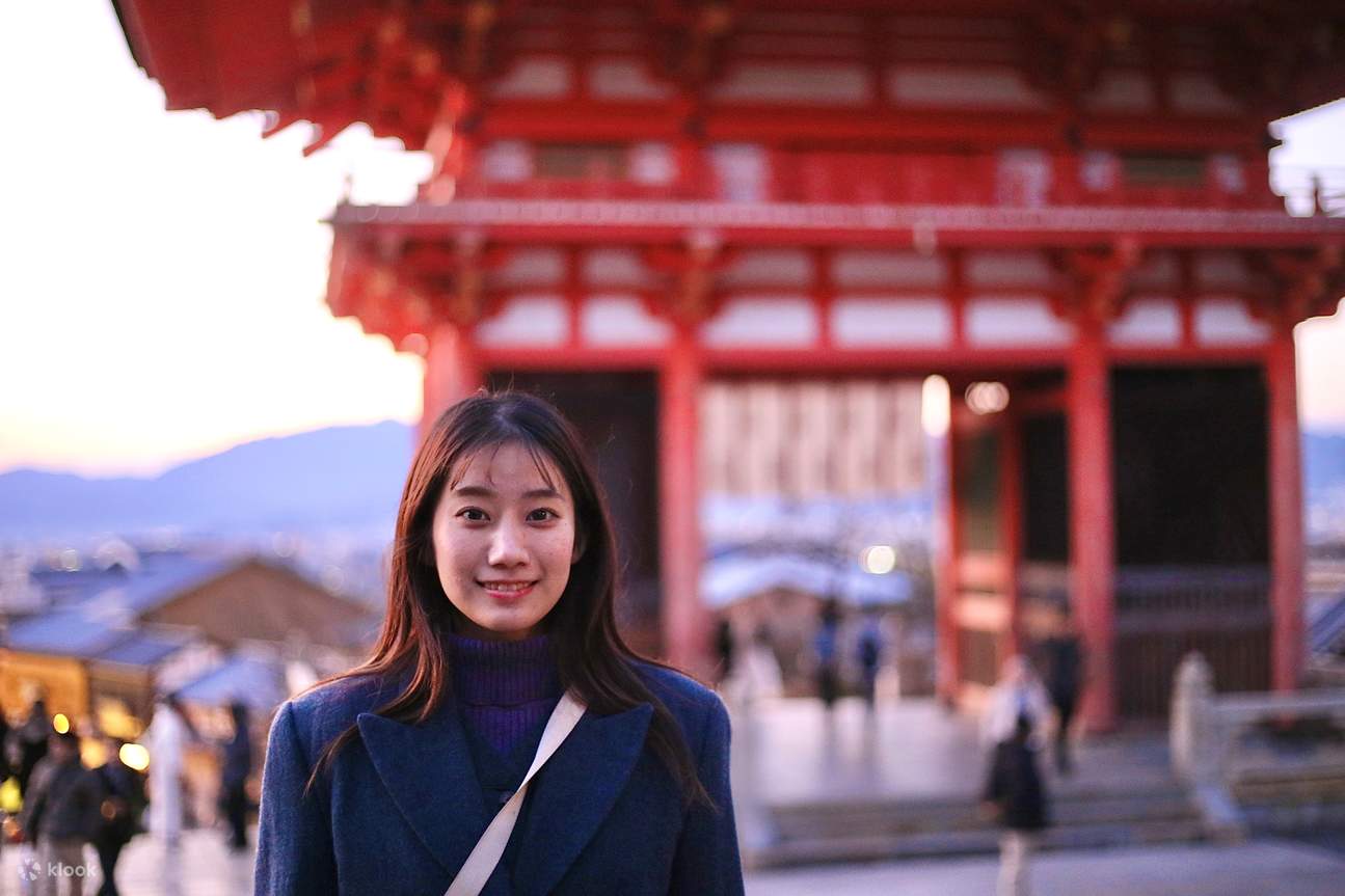 Kyoto Photography Tour (Yasaka Shrine, Yasaka Koshindo, Yasaka Pagoda, Kiyomizu-dera Temple) - Klook