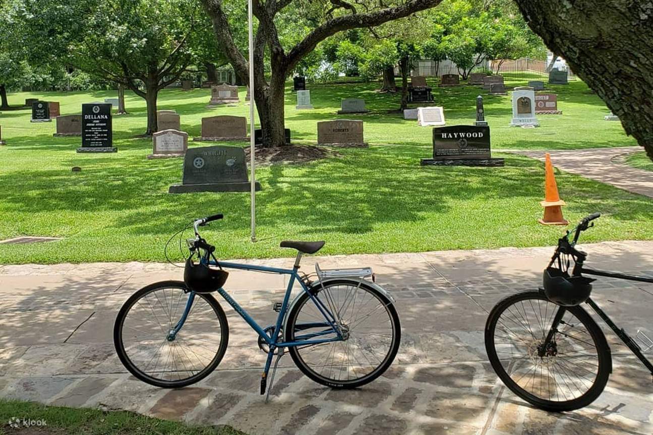 Austin's Gem Bike Tour - Klook Singapore