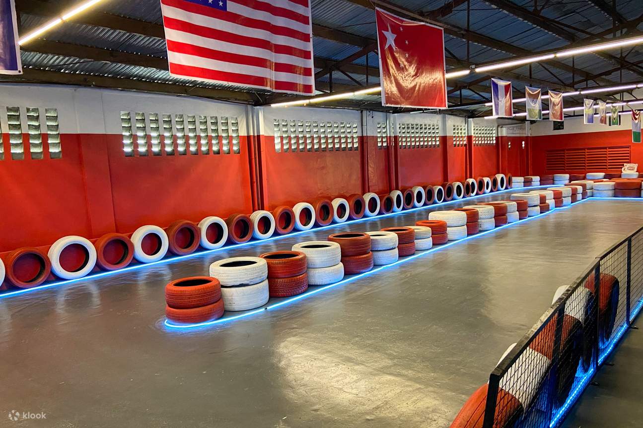 Pengalaman Karting Dalaman Litar Lumba Motor Drift - Klook Amerika Syarikat