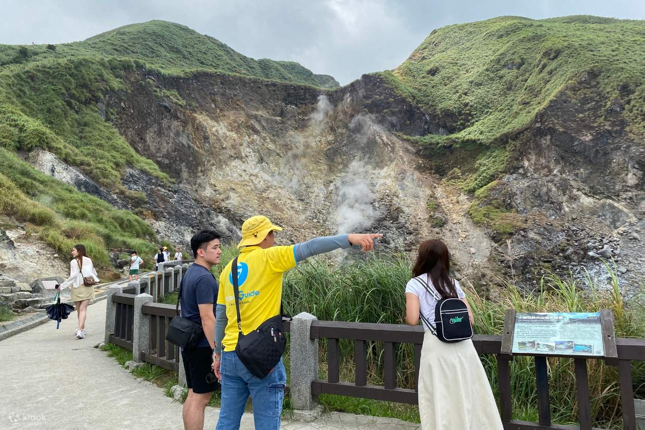 Beitou and Yangmingshan Day Tour in Taipei - Klook Australia