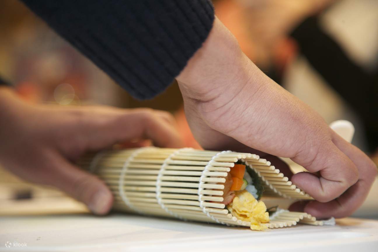 Japanese Rolled Sushi cooking class in Tokyo - Klook