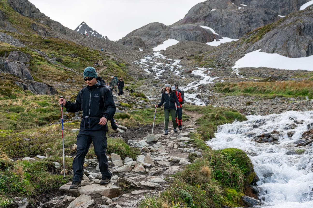 Explore the Vinciguerra Glacier and Témpanos Lagoon on a Trekking Tour ...