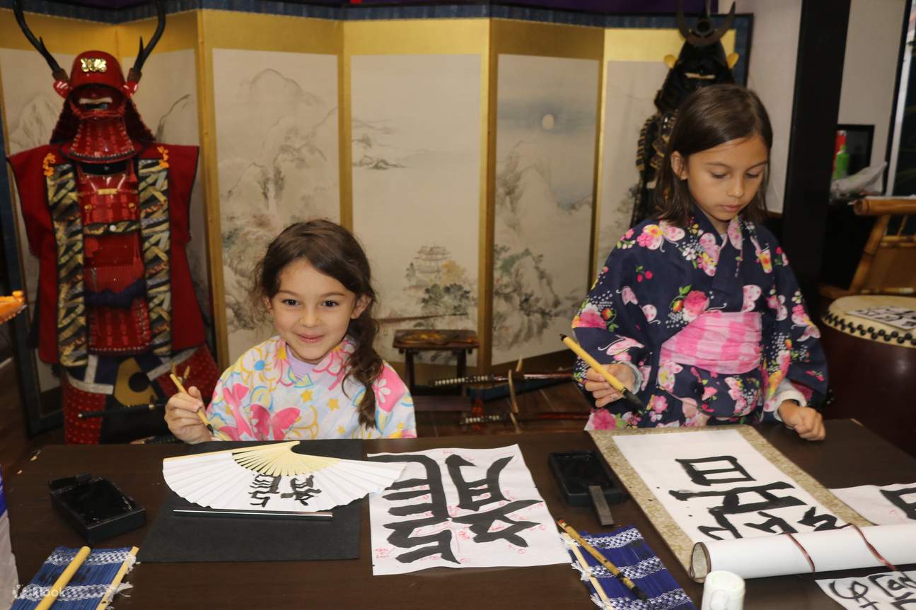 Learning Zen of Traditional Japanese Calligraphy in Osaka castle ...
