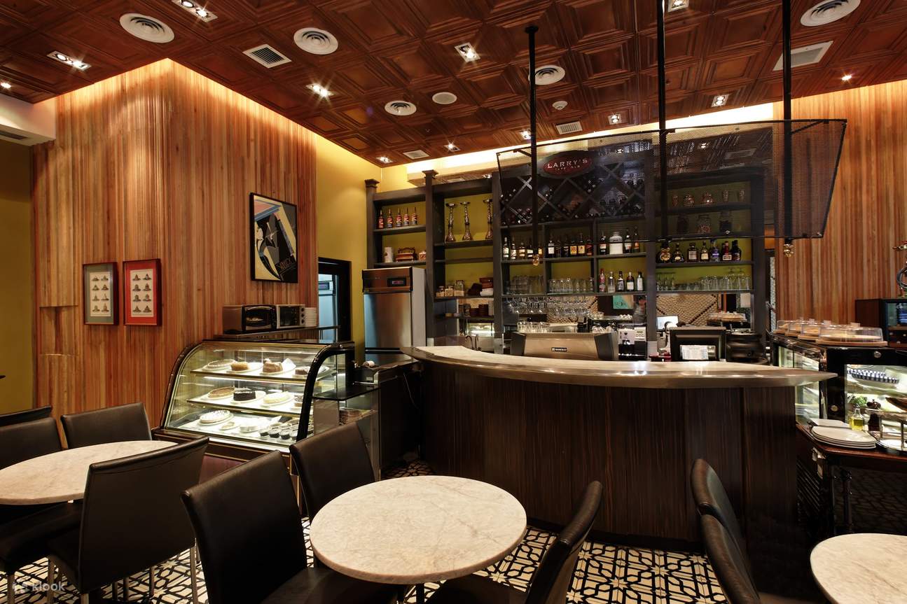 Larry's Cafe & Bar Serendra - Klook New Zealand