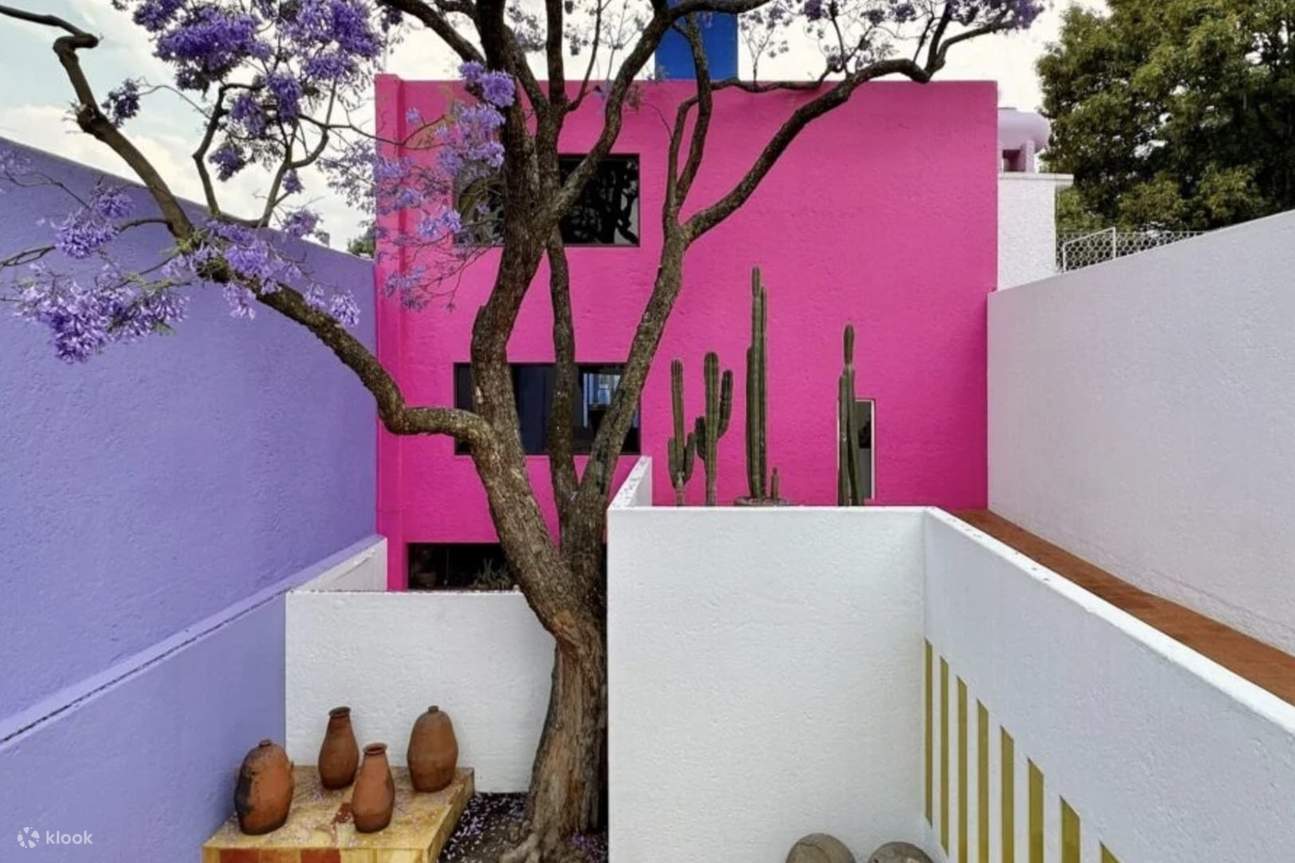 Casa Gilardi oleh Tur Arsitektur Luis Barragan di Mexico City - Klook ...