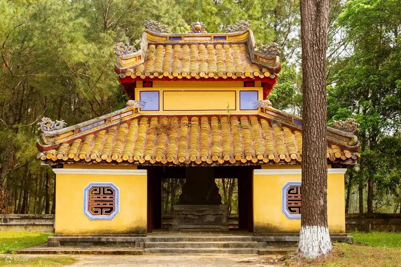 Vé Lăng Vua Gia Long tại Quần Thể Di Tích Cố Đô Huế - Klook Việt Nam