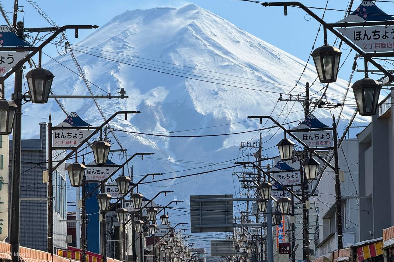 Sengen Park, Hikawa Watch Shop, Oshino Hakkai, and Lake Kawaguchi Day ...