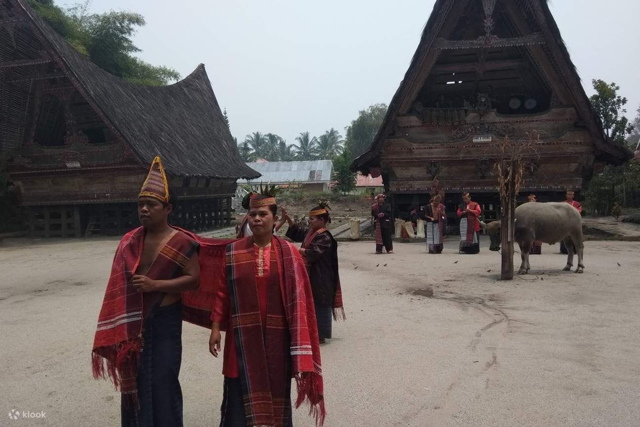 Lake Toba Boat and Cycling Tour from Samosir Island - Klook, Vereinigte ...