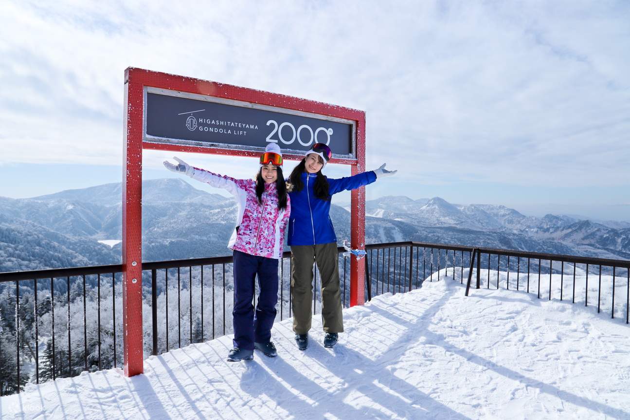 Online reservations for Japan's largest snow resort with 18 ski resorts ...