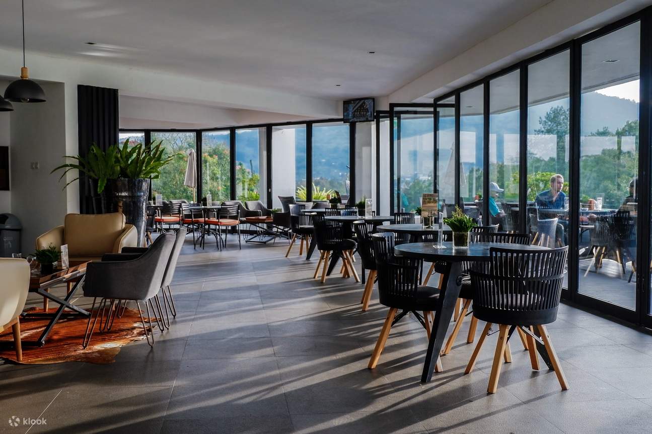 Breeze Terrace Dining Experience at Handara Golf & Resort Bedugul ...