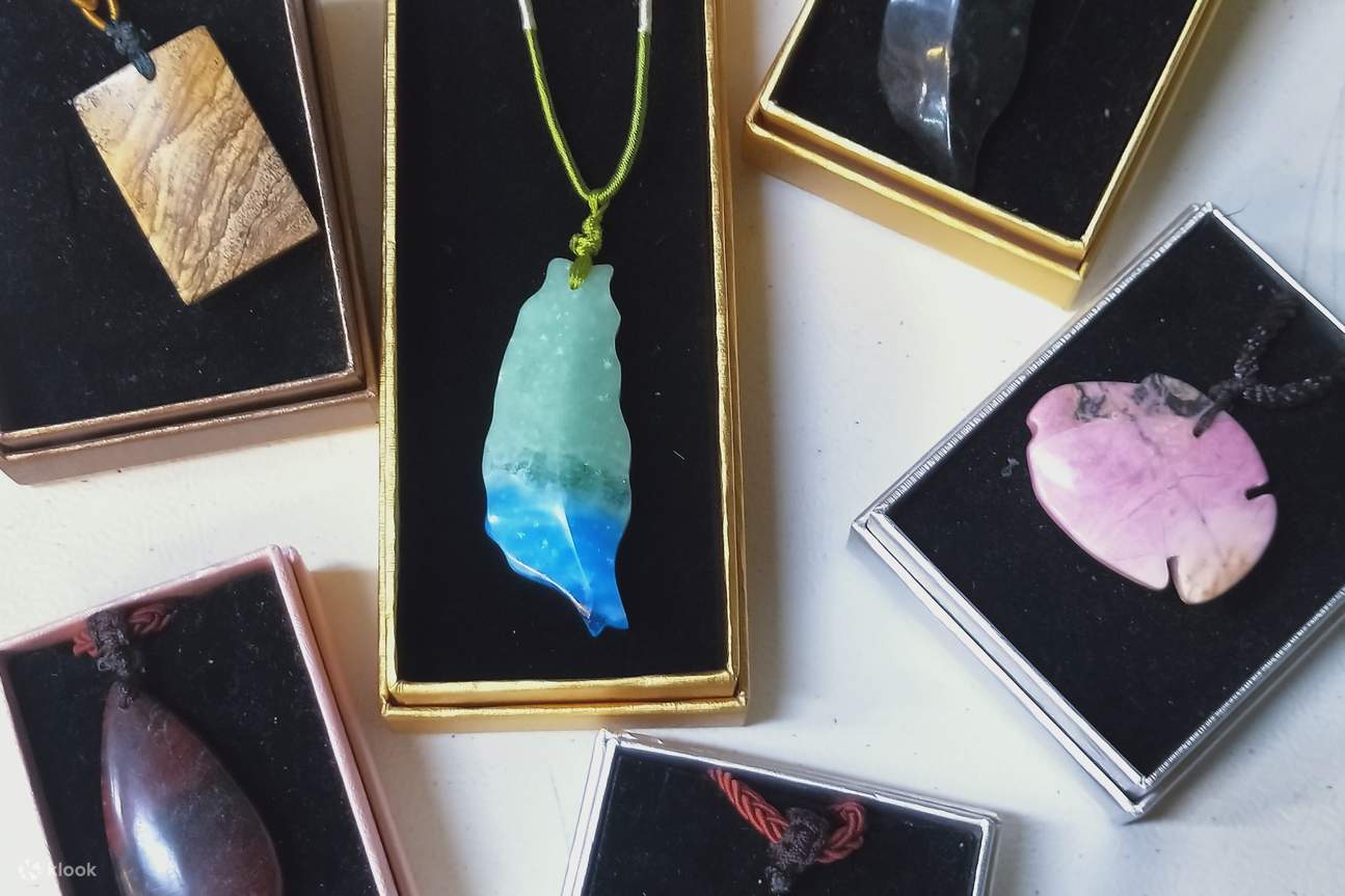 Hualien Zhonghua Jade Art Workshop parent-child hands-on experience ...