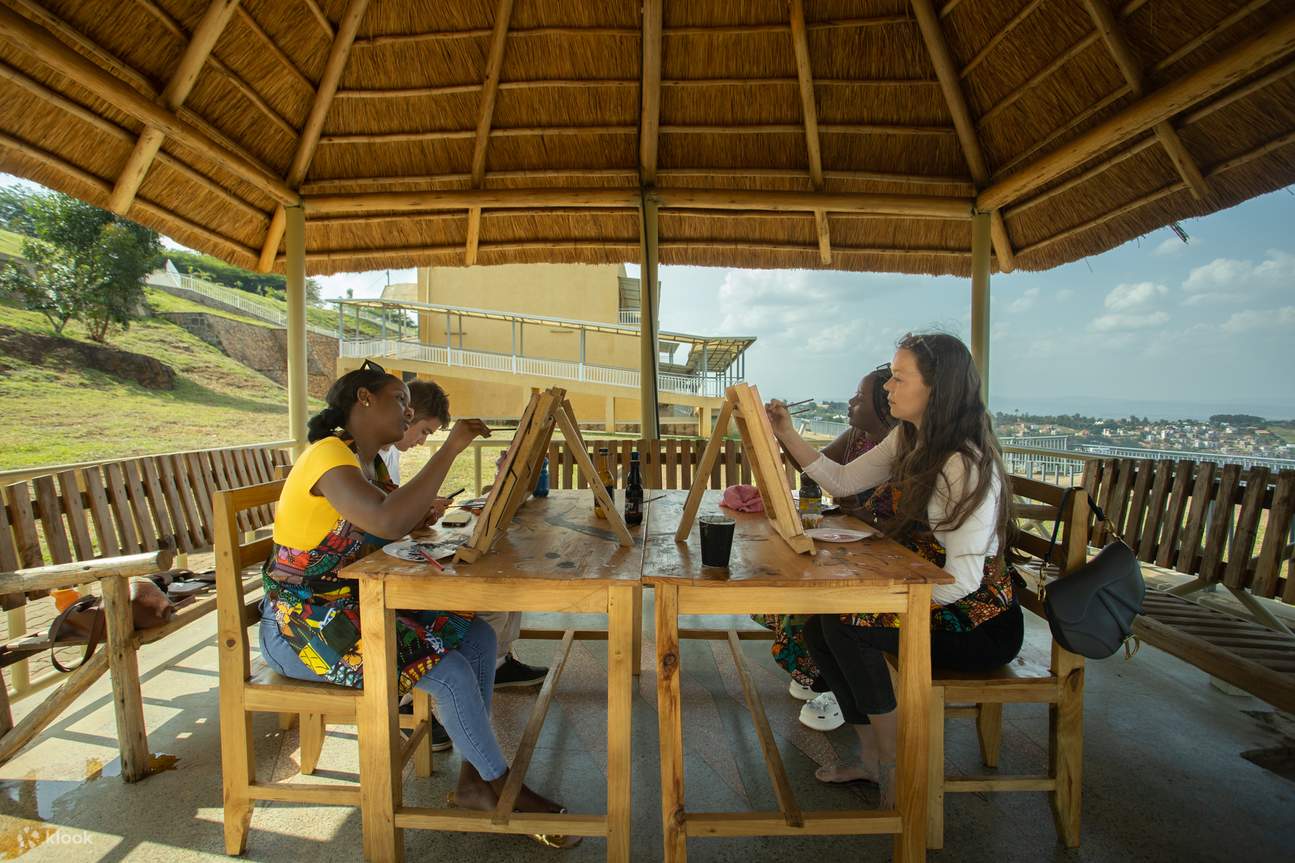 Traditional Umogogo Painting with an Incredible View - Klook Philippines