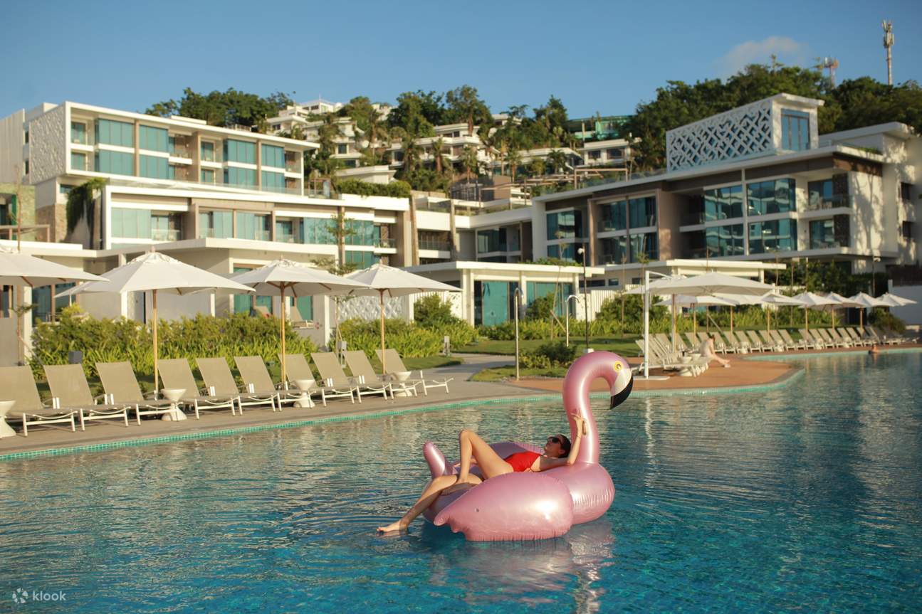 Azure Beach Club Day Pass - Klook