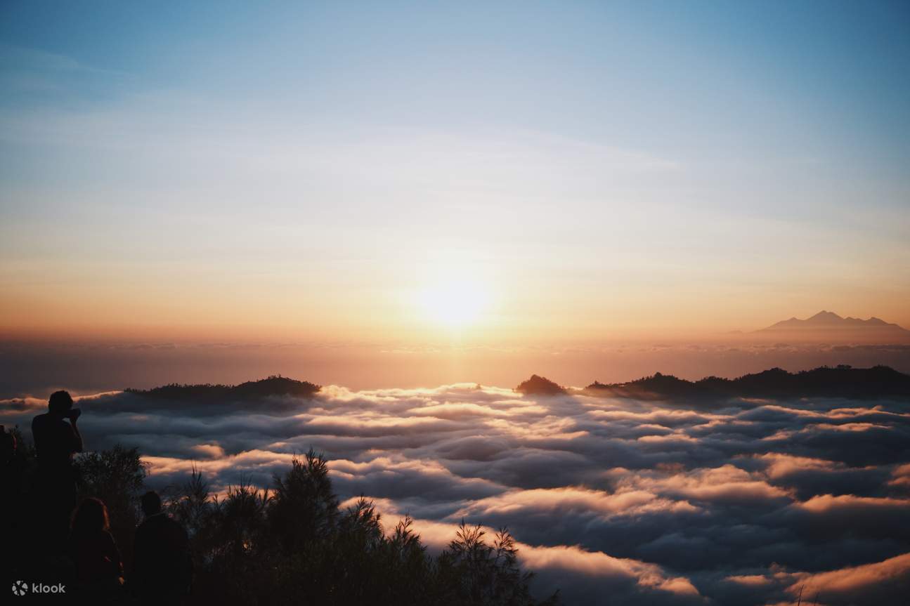 Sunrise Trekking in Mount Agung Bali - Klook Australia