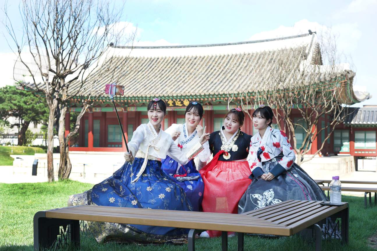 Pengalaman Hanbok di Jin Hanbok di Seoul - Klook Amerika Syarikat