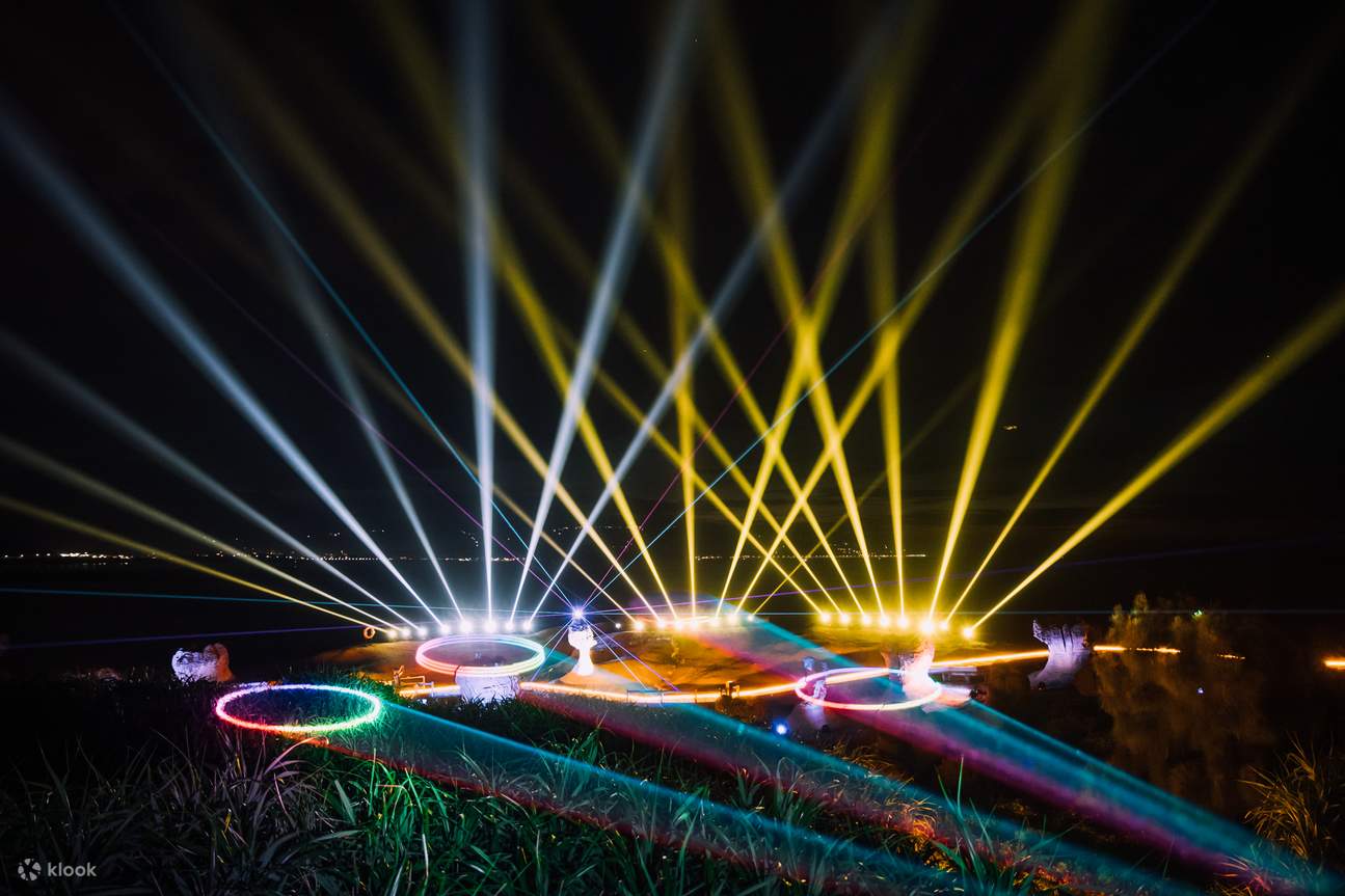 Night visit to Queen's Head in Yehliu & Jiufen day trip (including ...