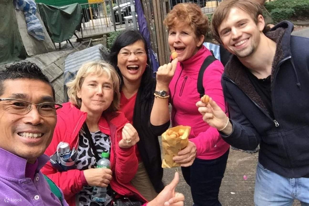 Ding Ding Car Tour: Food and cultural attractions along the way - Klook
