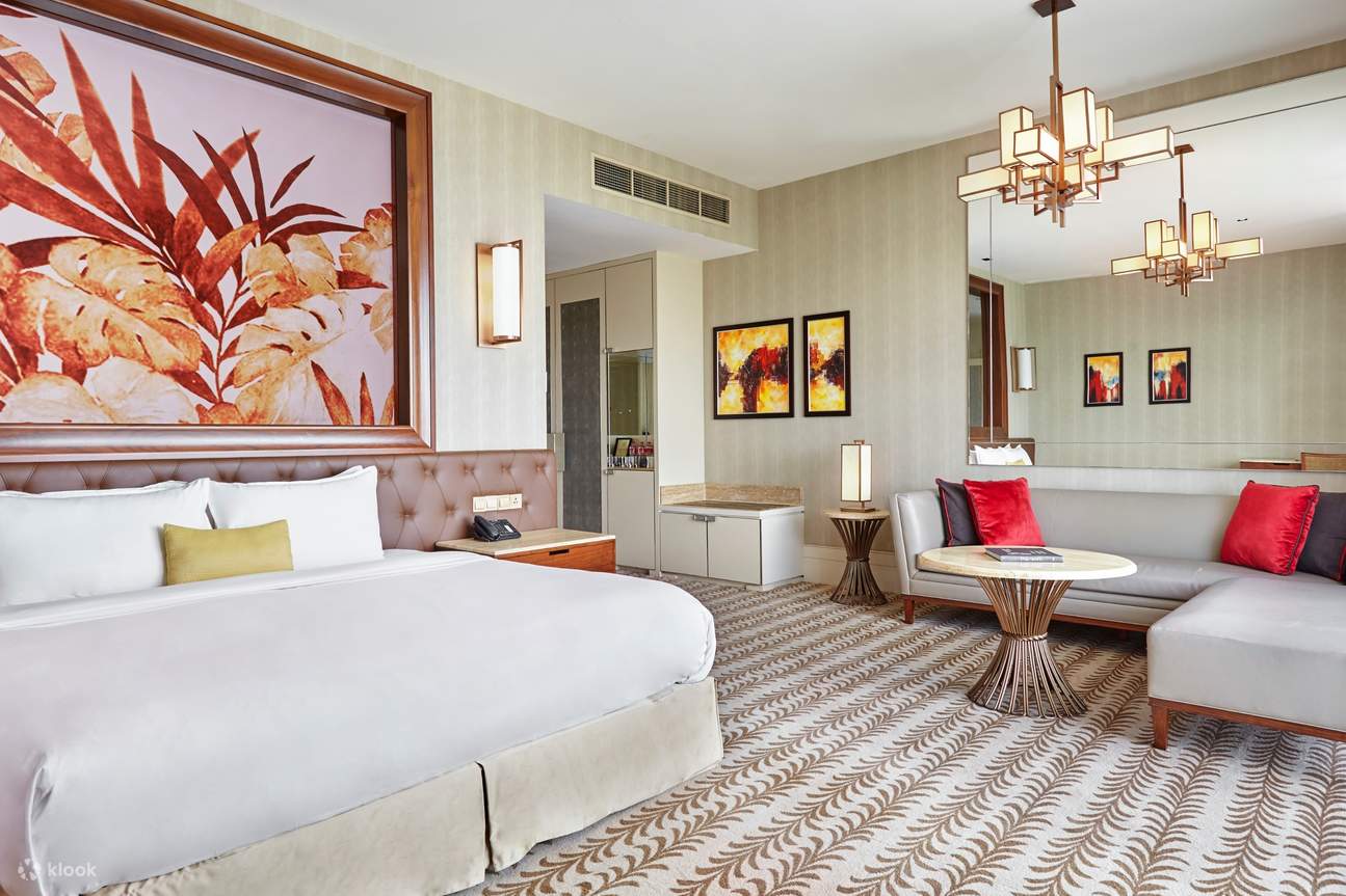 Resorts World Sentosa – Equarius Hotel Festive Dinner Staycation - Klook