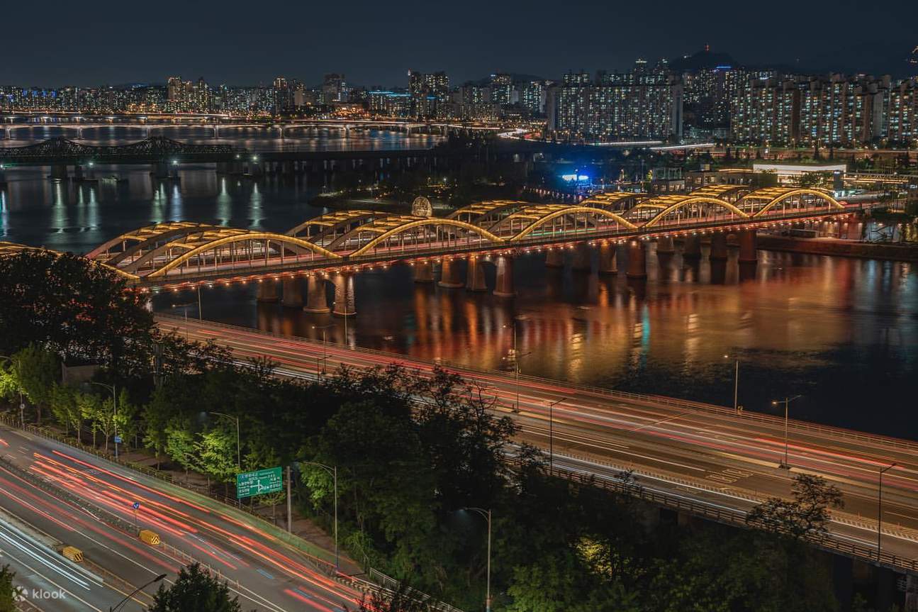 Seoul Night Tour:Han River Cruise & Gwangjang Market & Hidden Street ...