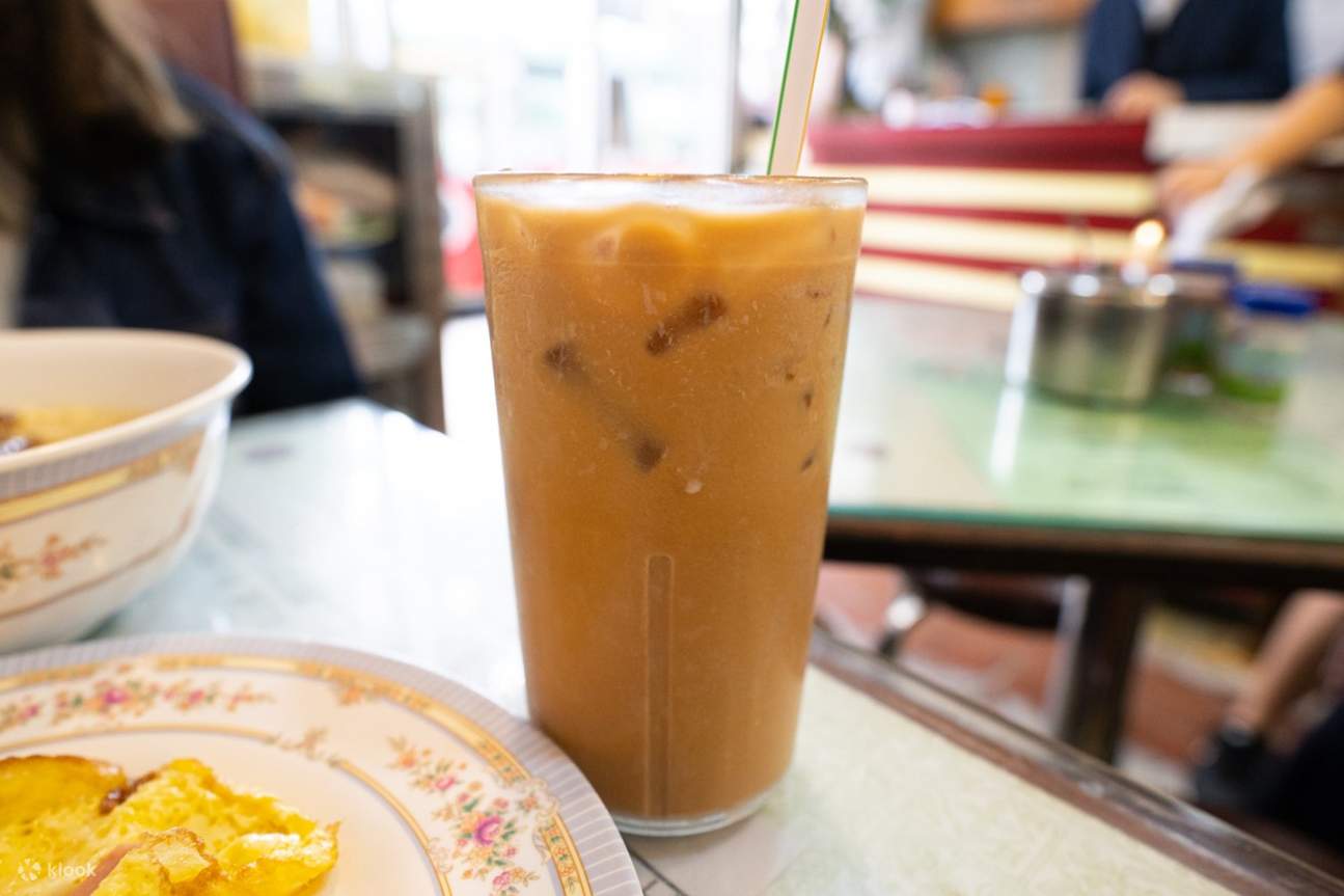 Hong Kong Intangible Cultural Experience - Beating the Little People ...