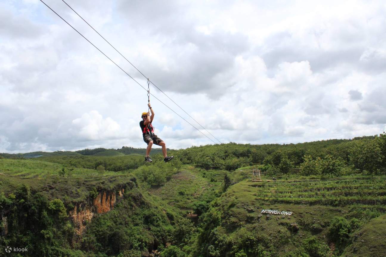 Flying Fox And Cave Exploration in Geosite Ngingrong Gunung Kidul - Klook客路