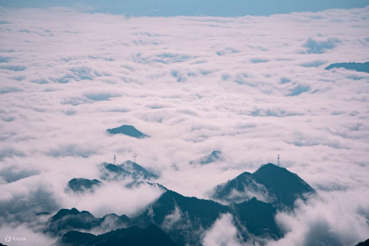 5-day tour of Guizhou's Wumeng Grassland, Huajiang Grand Canyon, and ...