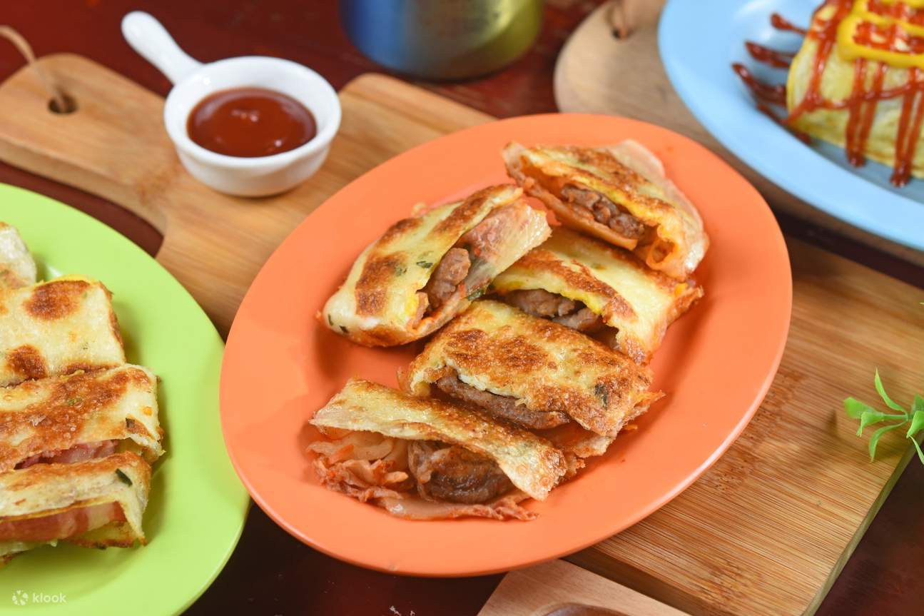 Meal Set di Mr. Bai Mu Egg Pancake Store 2 di Taipei City Hall Station ...