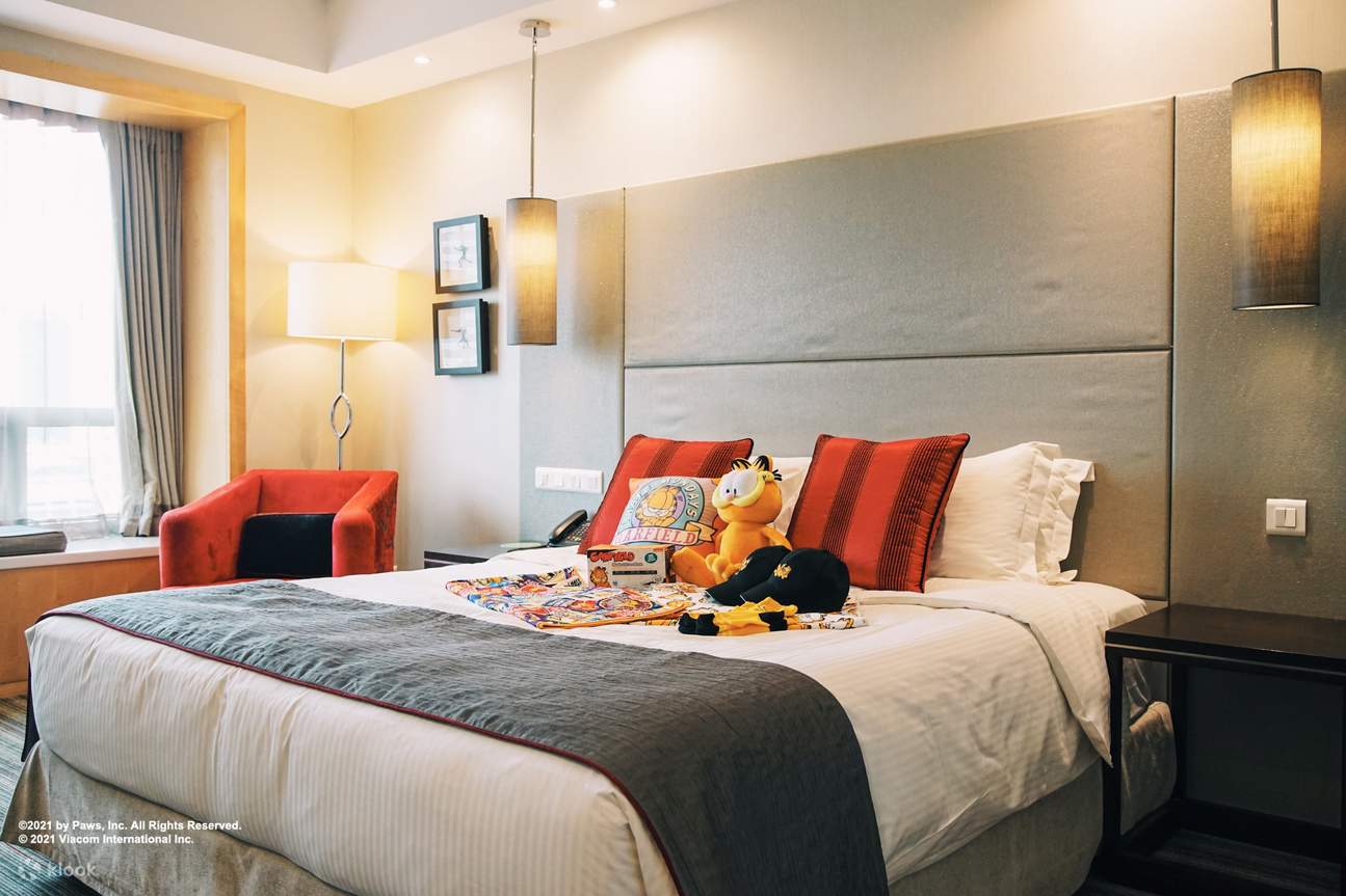 Exclusive Garfield Take Home Merchandise Staycation at Carlton Hotel ...