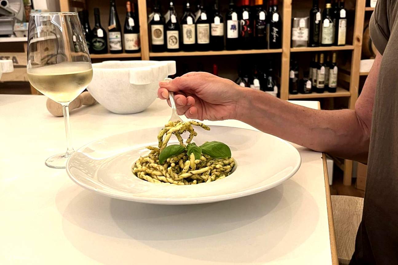 Genoa: Traditional Pesto Workshop with Pasta & Wine - Klook Singapore