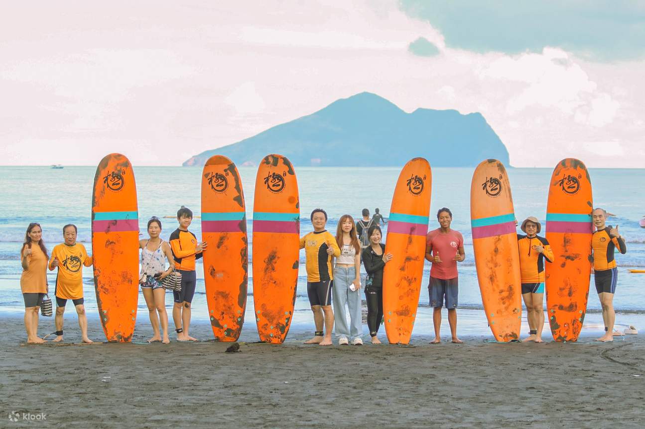 Yilan: Cool Surf Club Surfing Experience - Klook