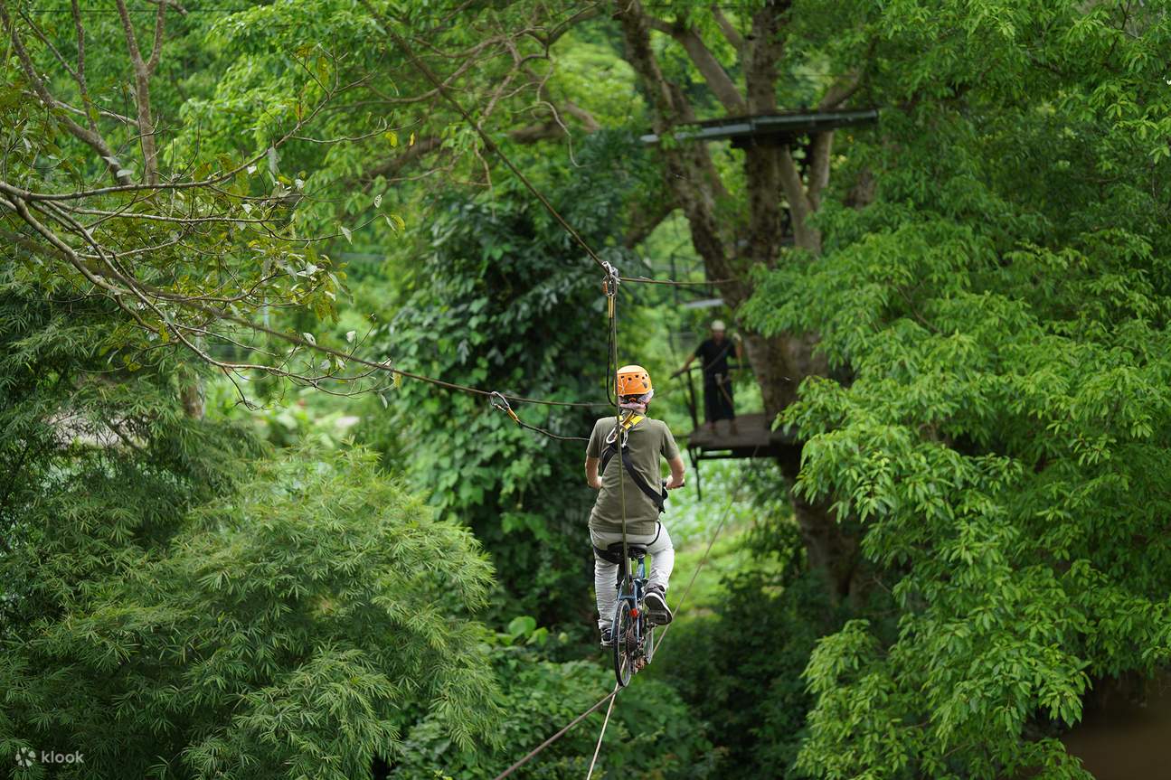 Penjagaan Gajah Persendirian, Rakit Buluh, Karen Leher Panjang Dan ...