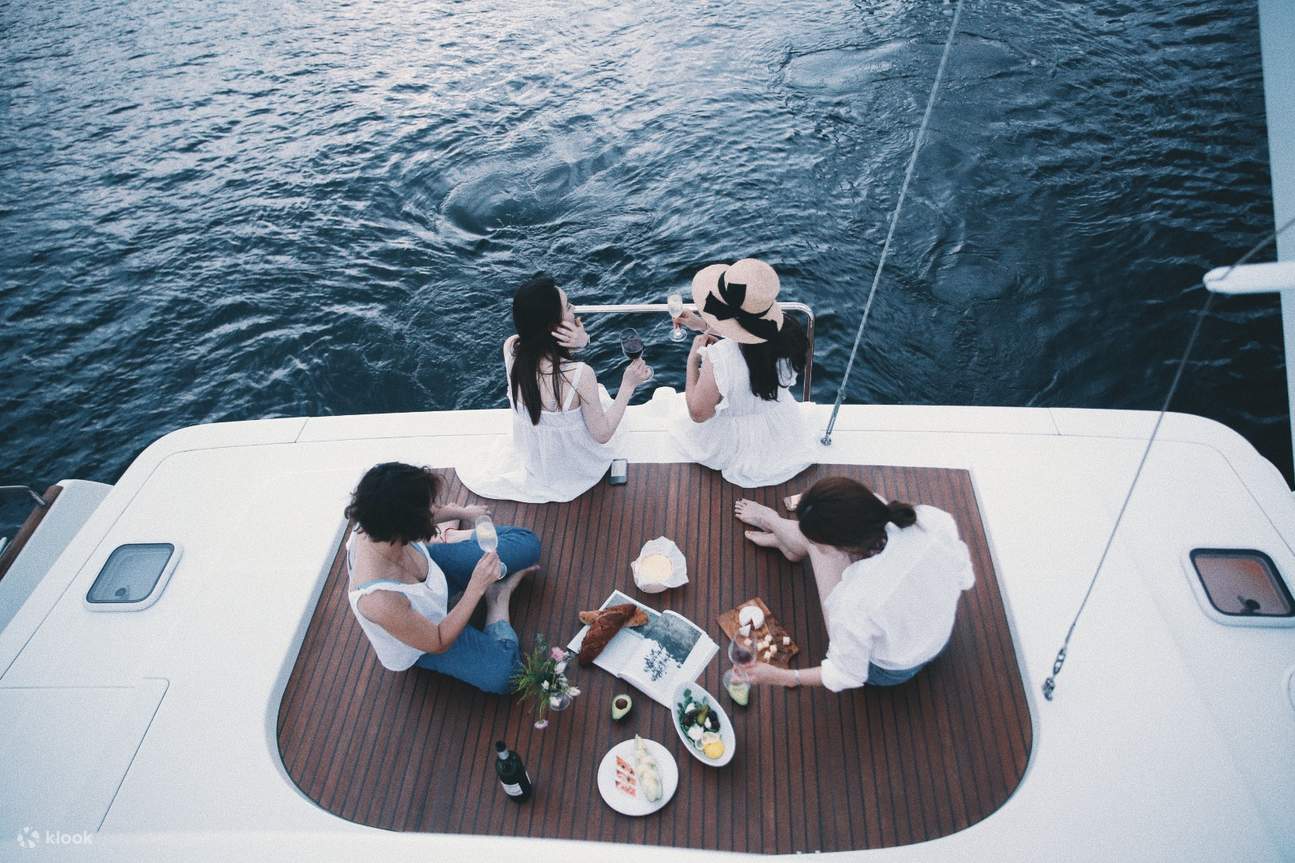 [Klook Discount] Luxury Yacht Experience in Busan (Photobook Free & Dogs Allowed) - Klook