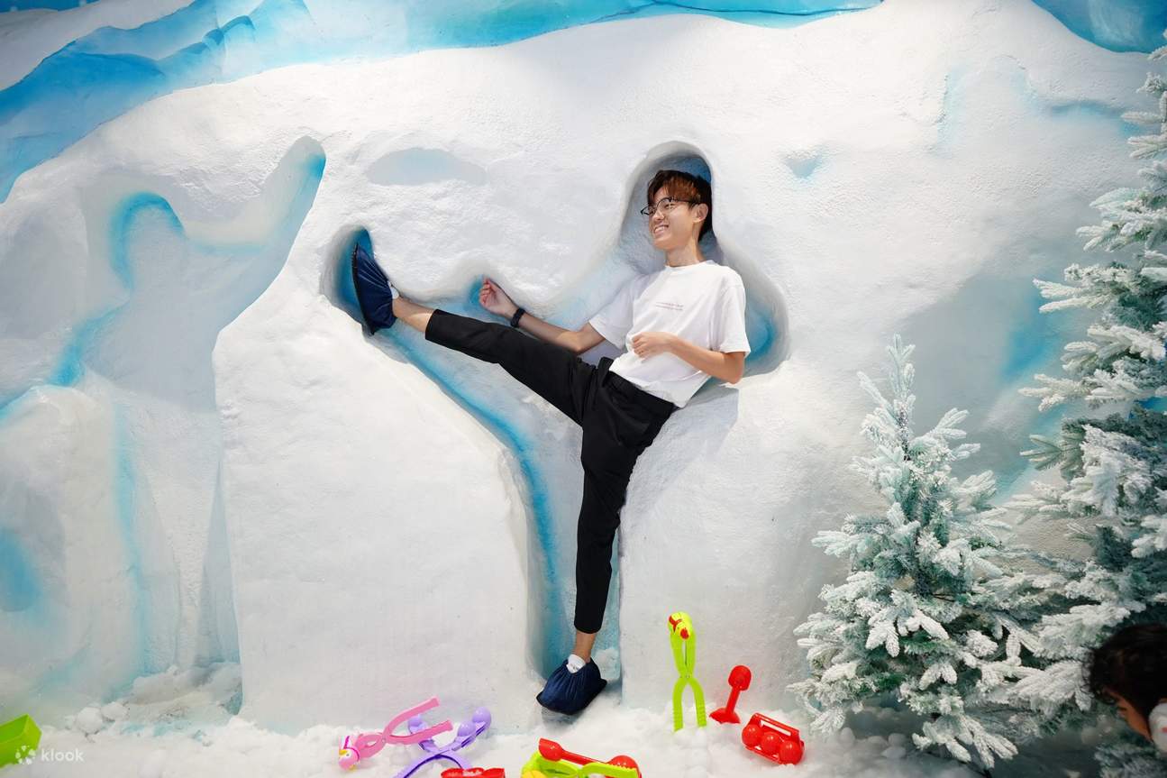 WynSnow by Wyndham Suites KLCC Admission Ticket - Klook Australia