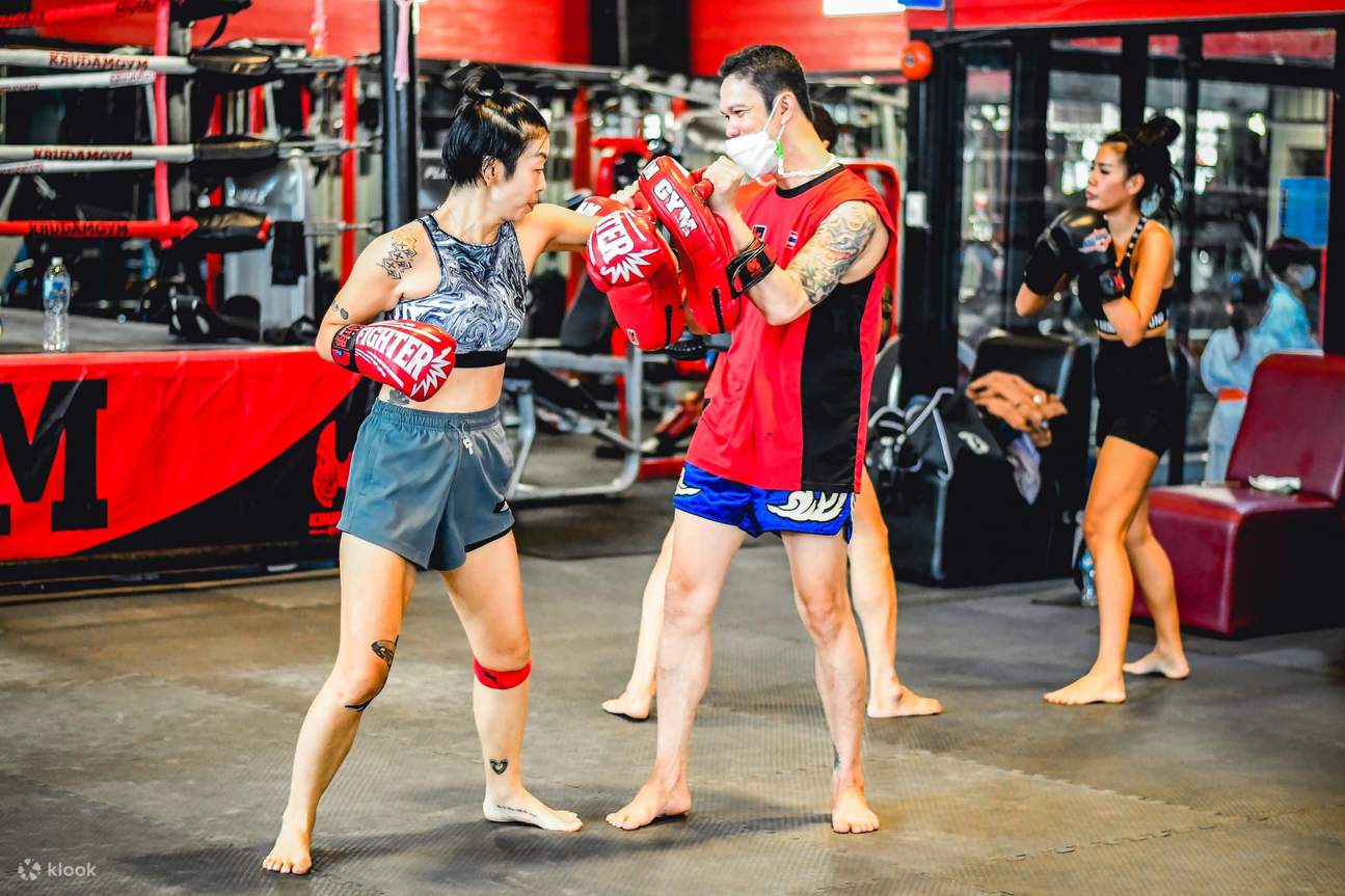 Kelas Kru Dam Muay Thai 1,5 Jam (Bergabung atau Pribadi) di Bangkok, Thailand - Klook Indonesia