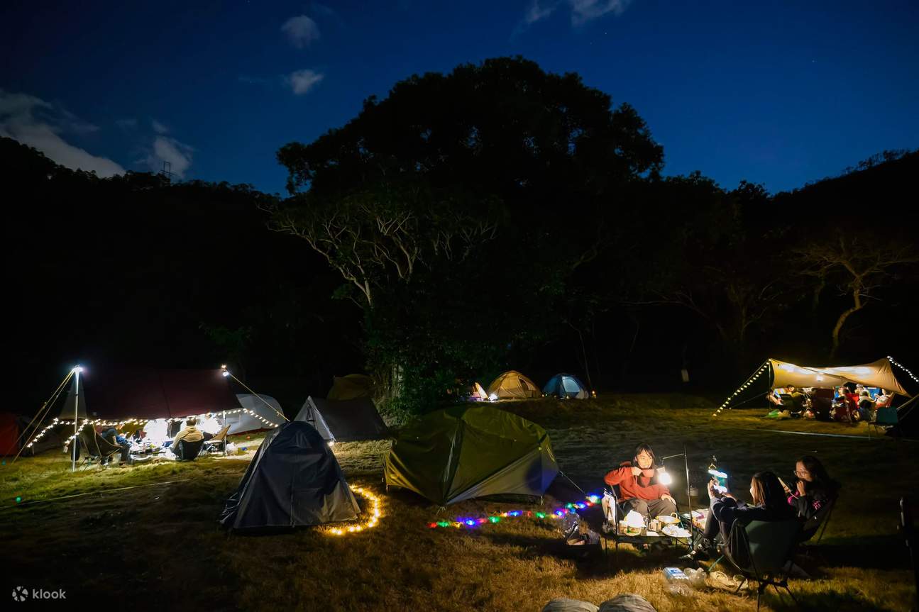 AQUALAND Camping - The only 40,000-square-foot campsite with Hawaiian ...