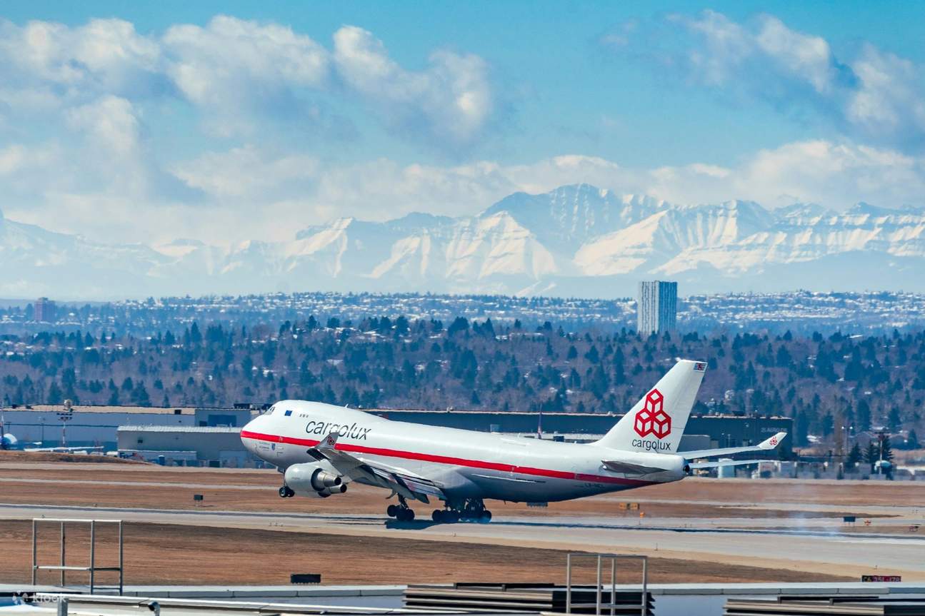从坎莫尔 / 班夫 到 卡尔加里 / YYC 机场的班车服务 - Klook客路