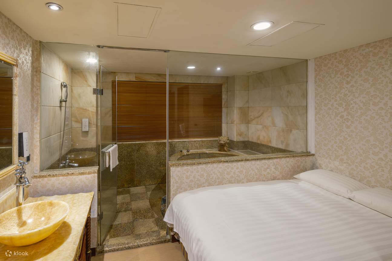 Taipei: Beitou Hot Spring Hotel - Independent hot spring bath for two ...