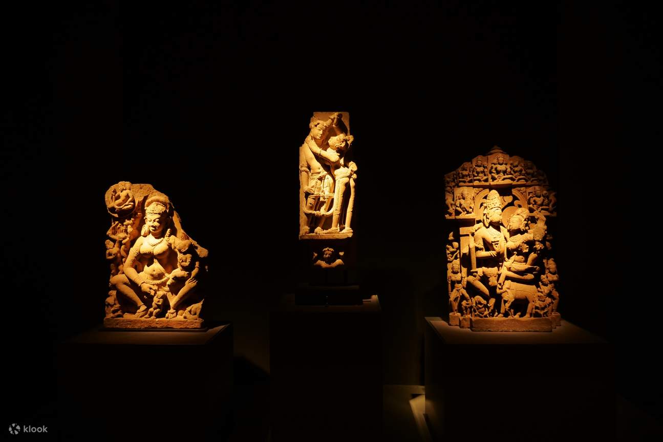 Guided Tour of the Greek and Roman Gallery and the World Culture ...