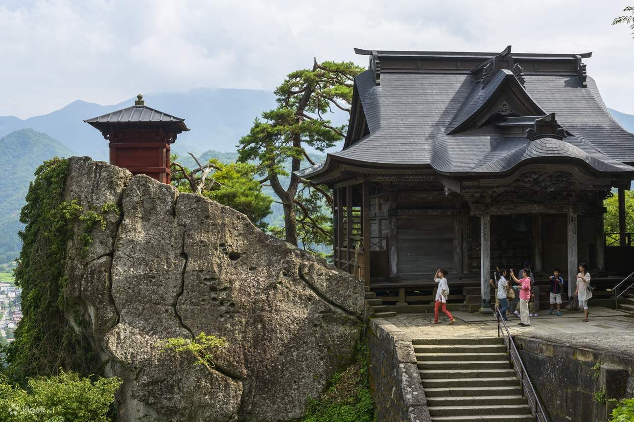 One-day trip to Tateishiji Temple & Ginzan Hot Spring (departing from ...